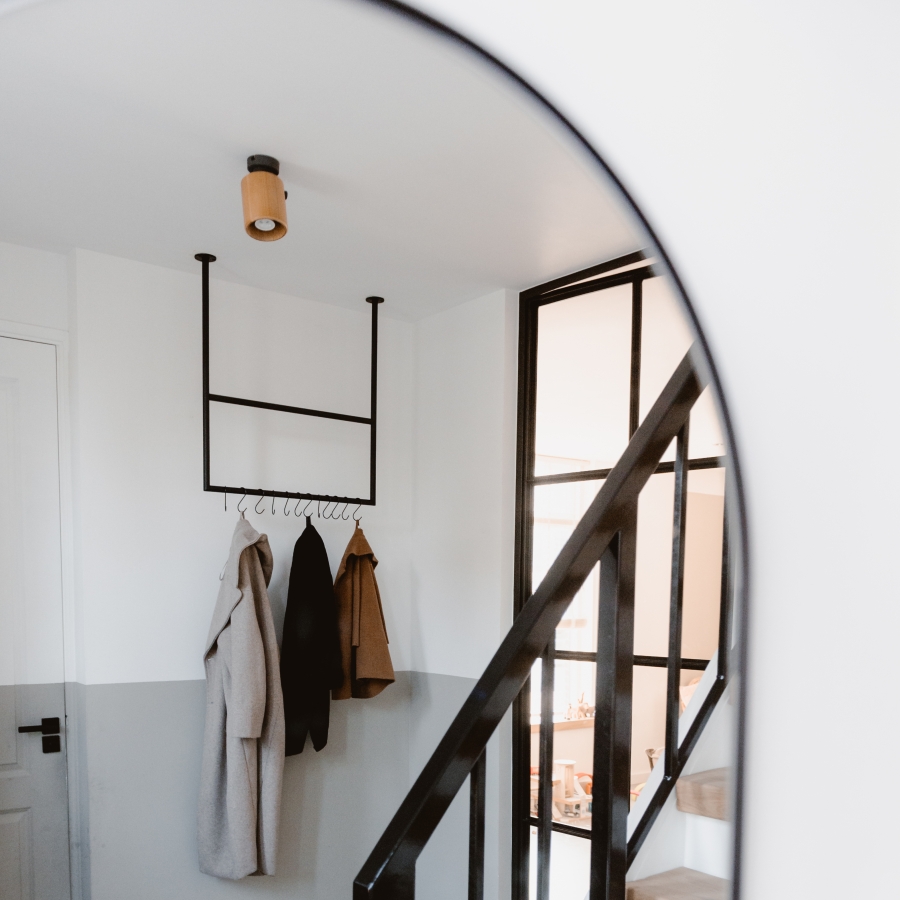 You Shaped Hanger 95 Black